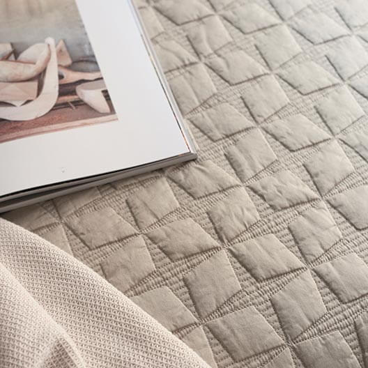 Tagesdecken aus Baumwolle: Kuschelig und schön| FENNOBED